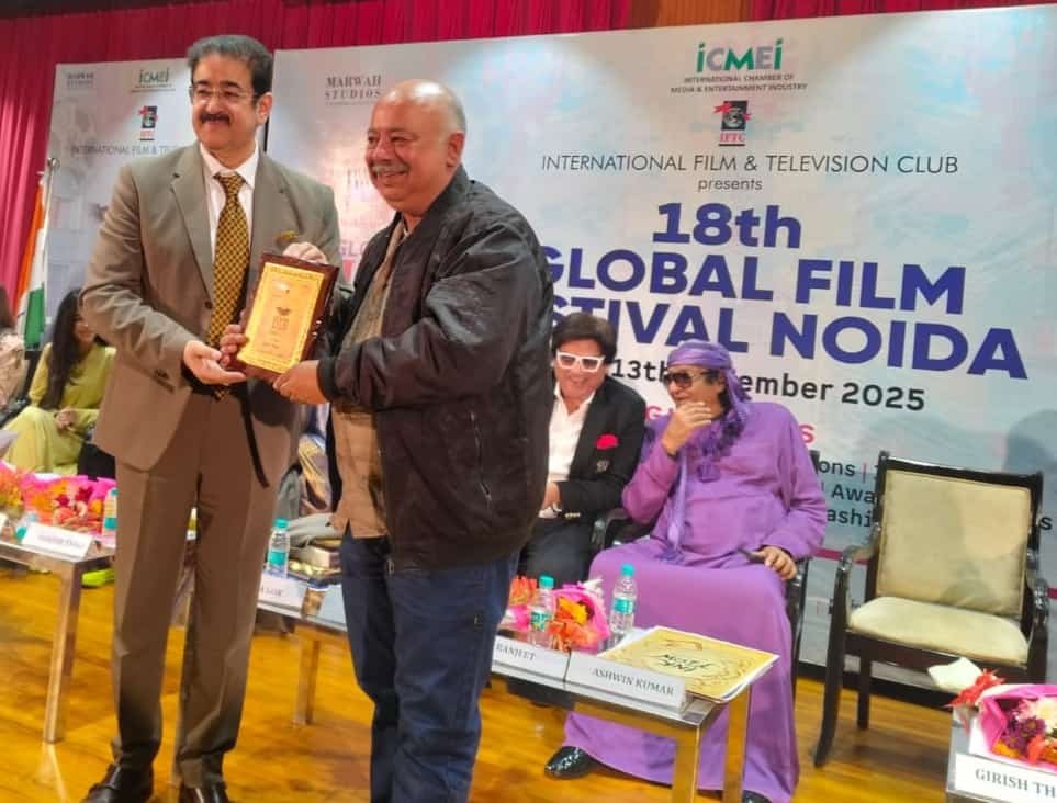 अभिनेता गिरीश थापर को सम्मानित किया - SHARDA EXPRESS